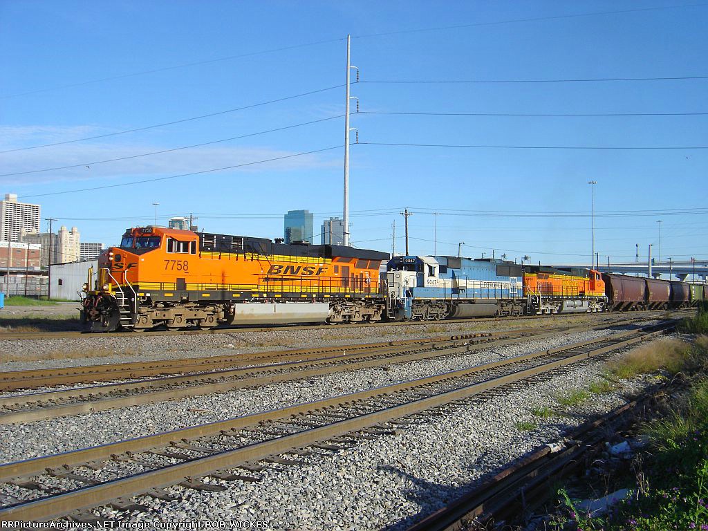 BNSF 7758